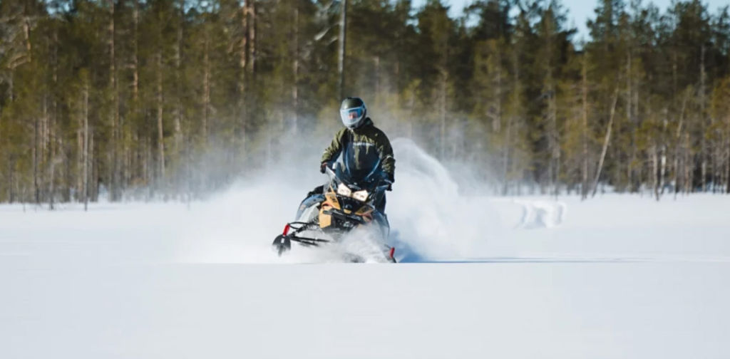 Mushing and snowmobile adventure - Uncharted Society